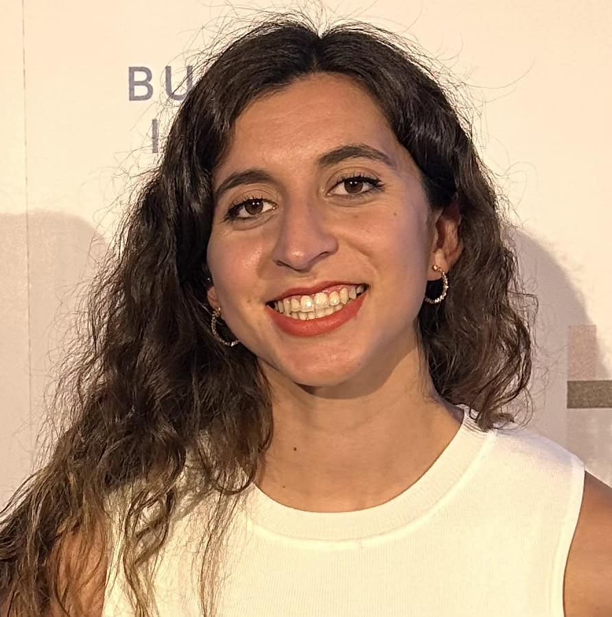 Victoria Bustamante, graduada en Periodismo - El Referente